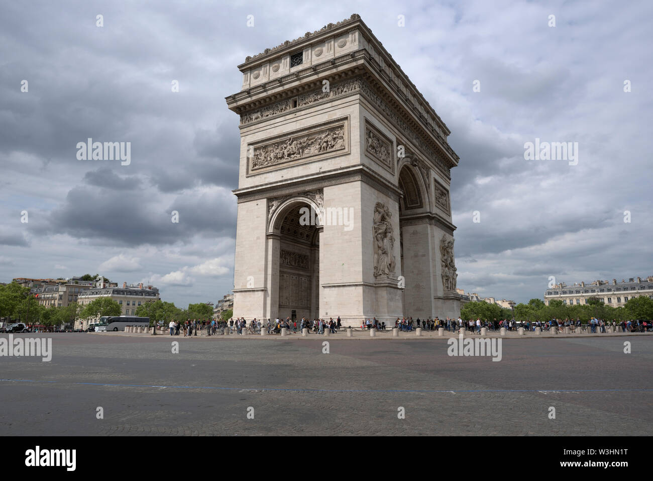 Arc de Triomphe de L`étoile at Place Charles de Gaulle, Paris, France Stock Photo - Alamy